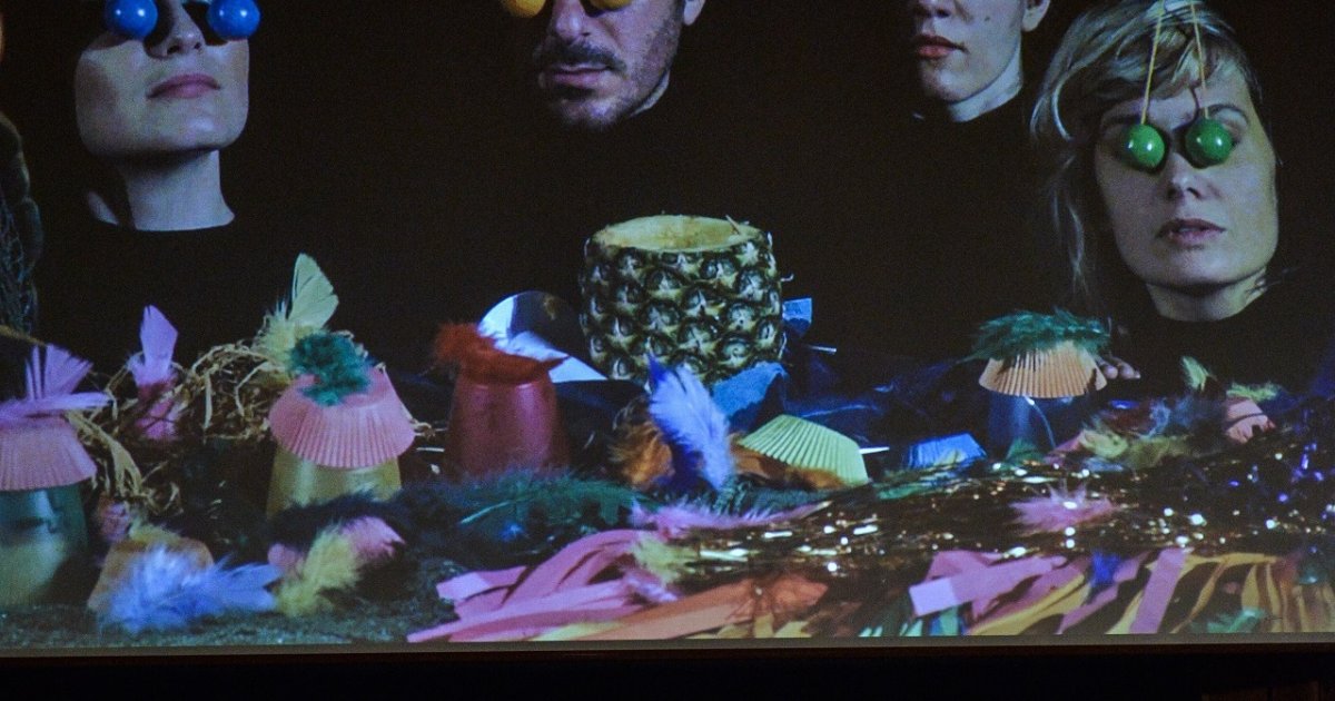 Helen Schröder + Die Neue Kompanie: Der Tanzatlas – Sophiensæle ...